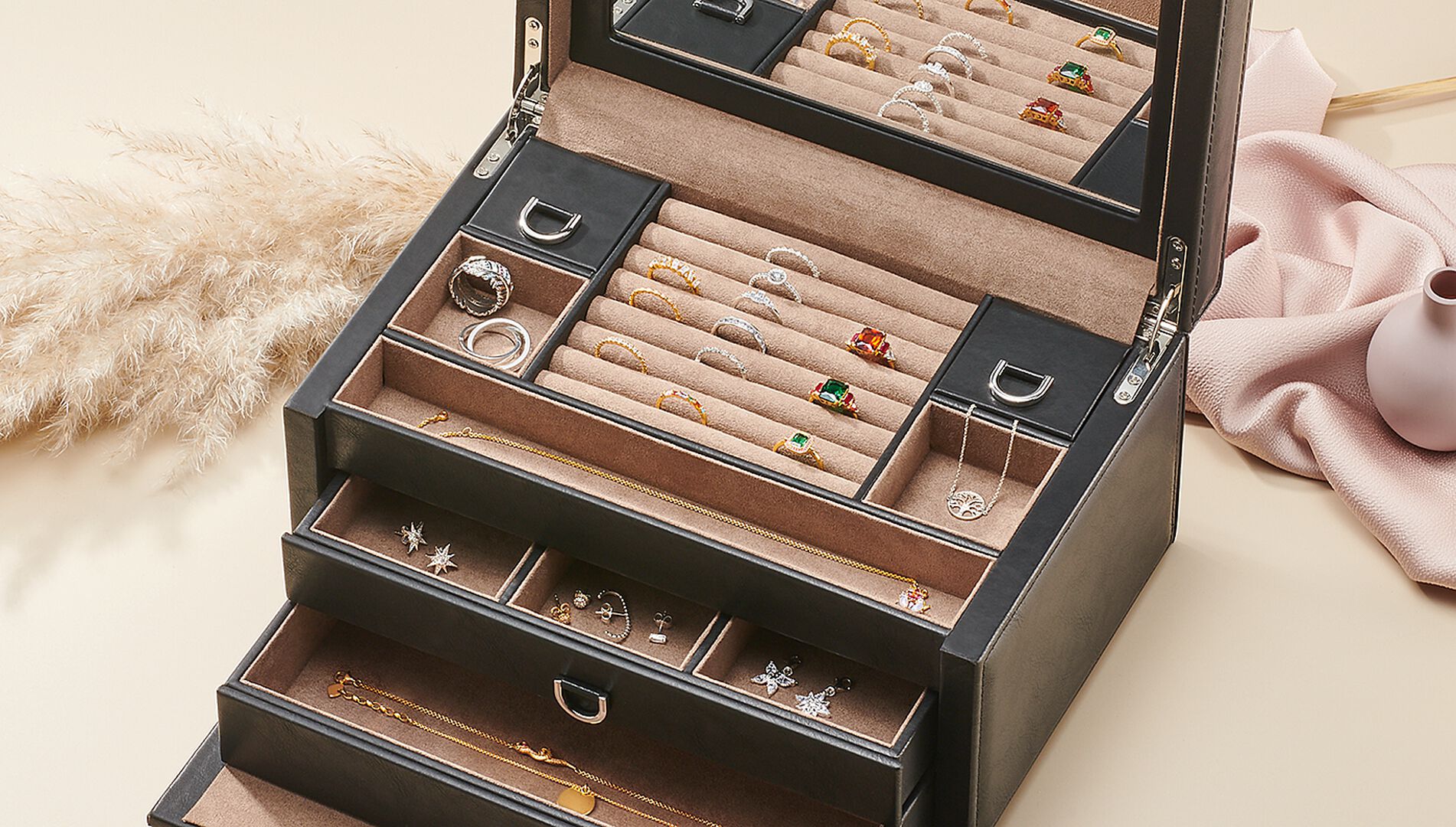 Silver Ring with Red Zirconia Stone Elyndra | THOMAS SABO