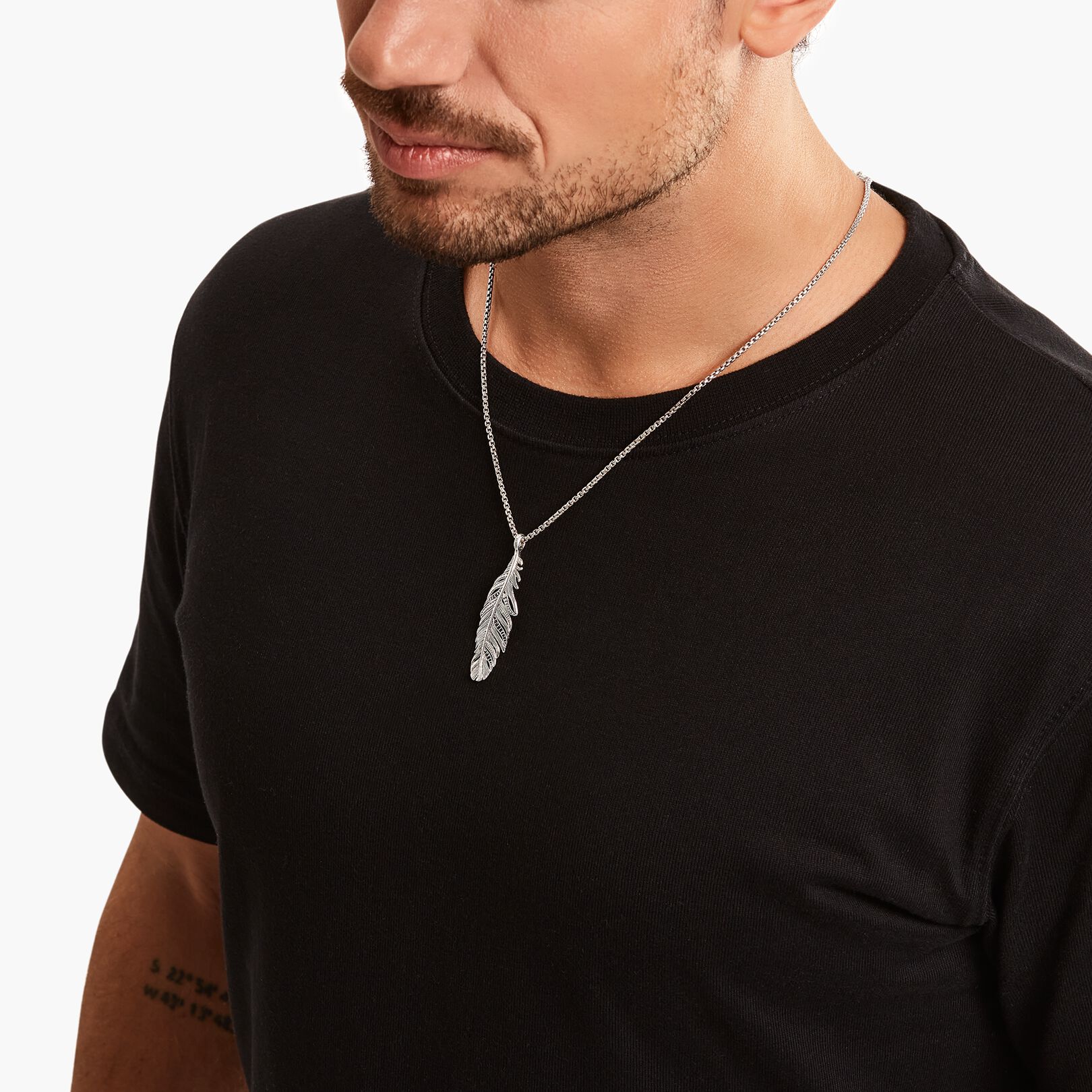 Pendant Feather: Delicate and cool design │ THOMAS SABO